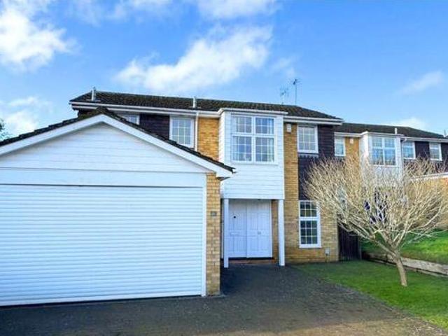 Hartley Wintney, Primrose Drive, Hook, 4 Bedroom Detached