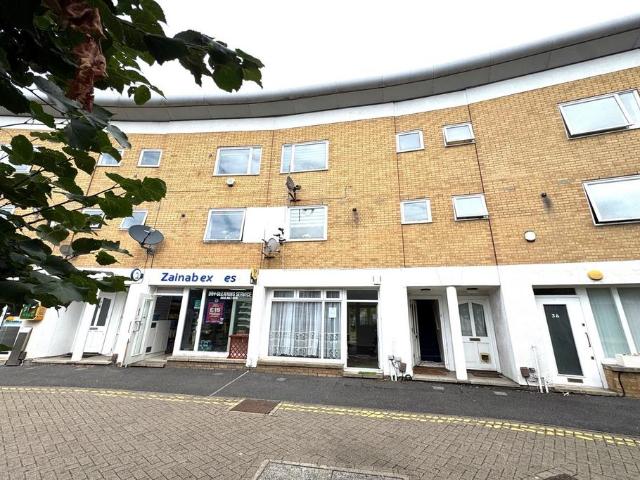 Hartlepool Court, E16 3 bed apartment to rent £2,100 pcm £485 pw
