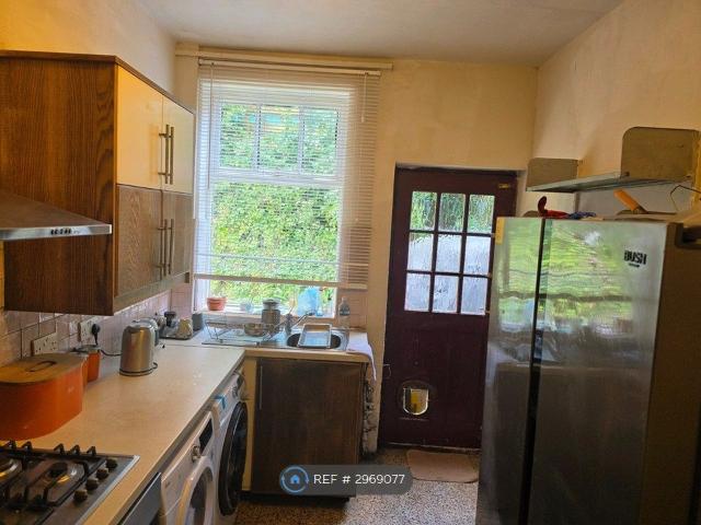 Hartshill Road, Stoke On Trent ST4, 5 bed semi detached house to rent, £440 pcm | PrimeLocation