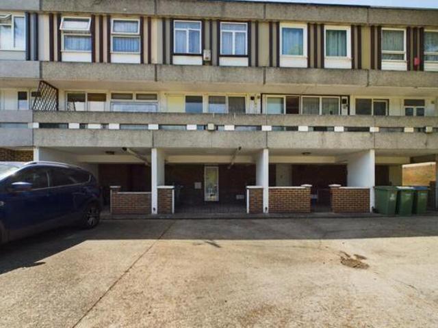 Hartslock Drive, London, 3 Bedroom Terraced