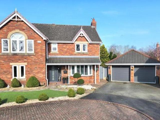 Hartswood Close, Appleton, 4 Bedroom Detached