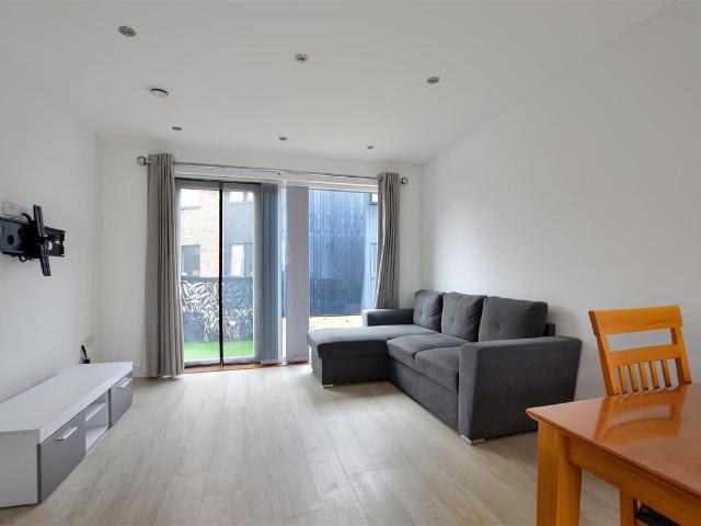 Hartree Lane, Trumpington CB2, 2 bed flat to rent, £1,850 pcm | PrimeLocation