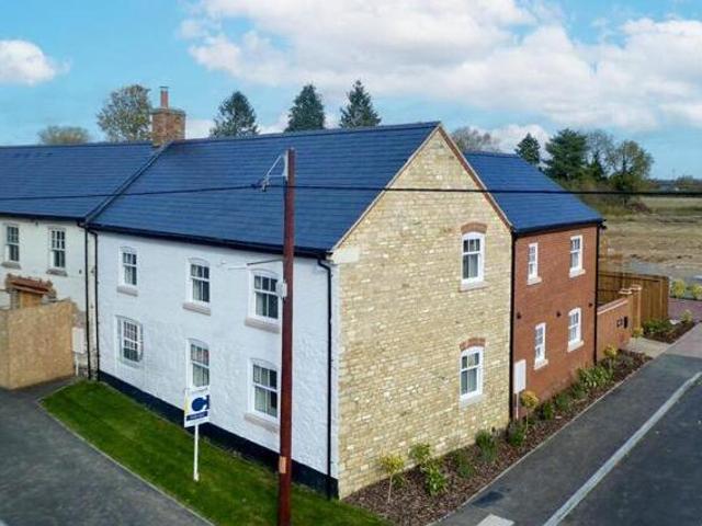 Hartwell Road, Hanslope, 4 Bedroom Semi detached