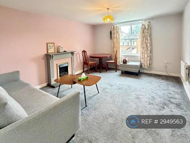 Harvard Grove, Salford, M6 2 bed flat to rent £1,450 pcm £335 pw
