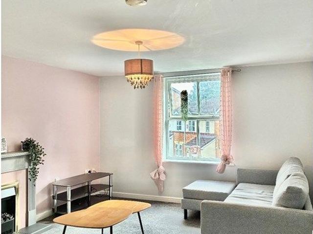 Harvard Grove, Salford M6, 2 bed flat to rent, £1,450 pcm | PrimeLocation