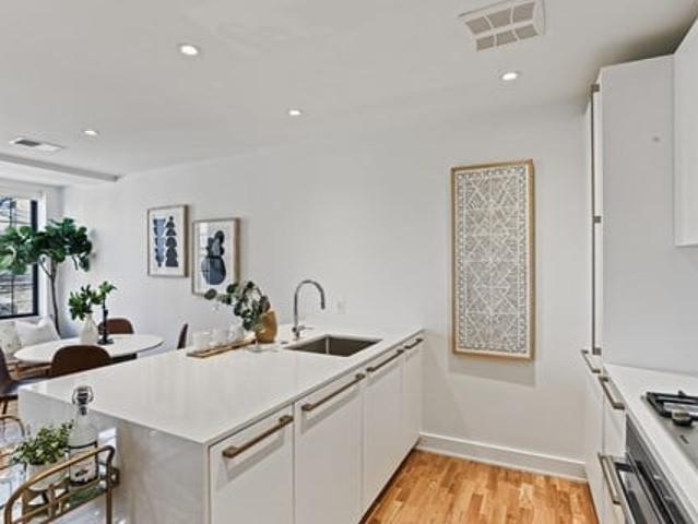 Harvard Hall 1 Bedroom 1 Bathroom with Den