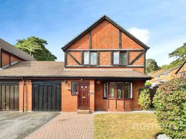 Harvard Road, Owlsmoor, 4 Bedroom Link