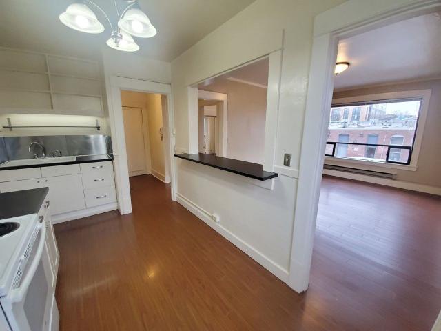Harvard 1 Bedroom Apartment for Rent at 206 Harvard Ave E, Seattle, WA 98102 Broadway