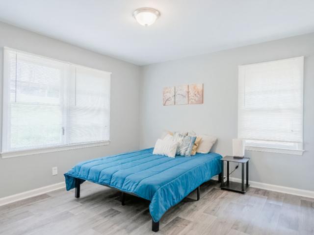 Harvel Homes Home, a 10 minute walk to Hamilton Holmes transit station