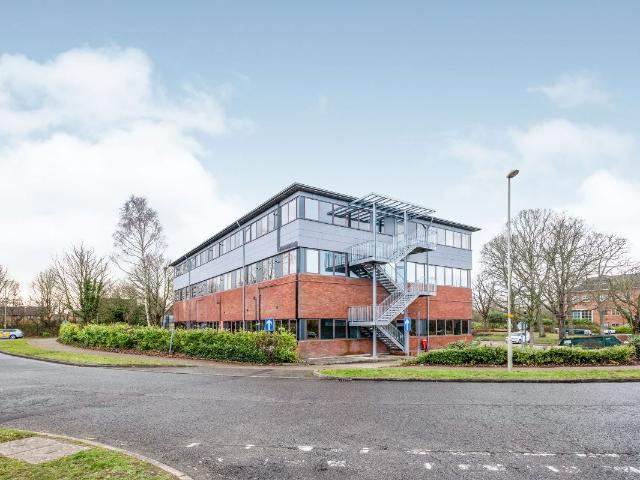 Harvest Crescent, Fleet, Hampshire GU51, 2 bed flat to rent, £1,400 pcm | PrimeLocation