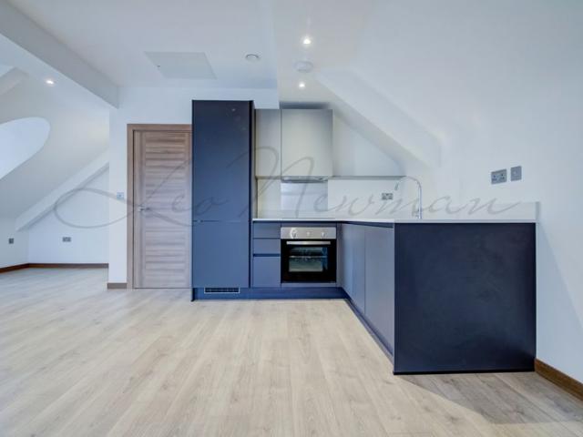 Harvest Lane, Thames Ditton, KT7