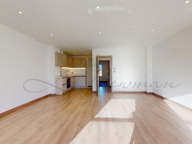 Harvest Lane, Thames Ditton, Surrey, KT7
