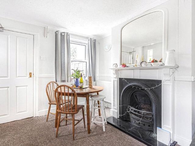 Harvest Road, Englefield Green, Egham, Surrey, TW20 0QS