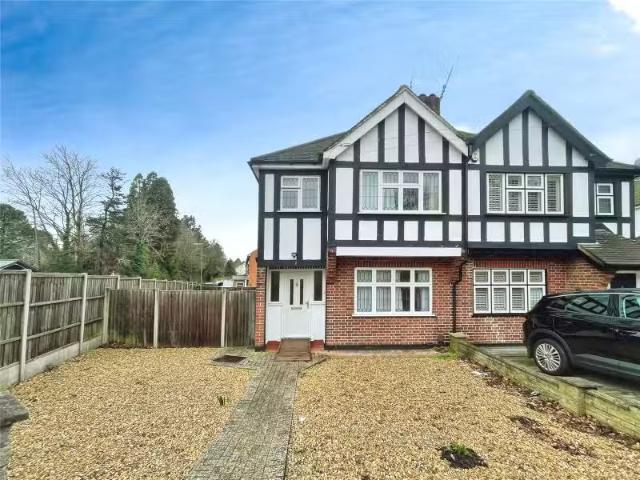 Harvest Road, Englefield Green, Egham, Surrey, TW20 0QS