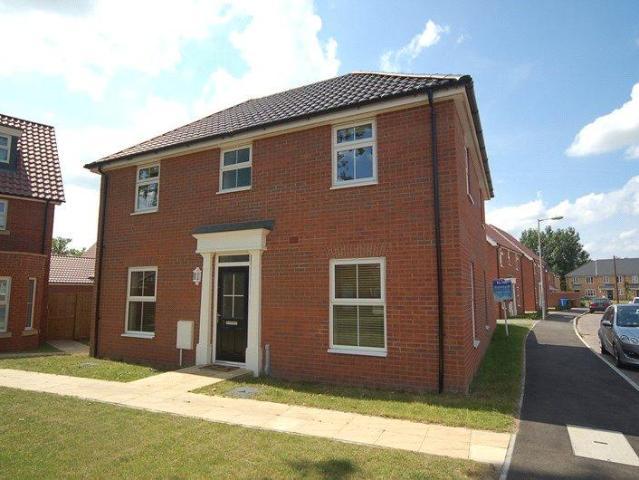 Harvester Lane, Beck Row, Bury St. 4 bed detached house to rent £1,730 pcm £399 pw
