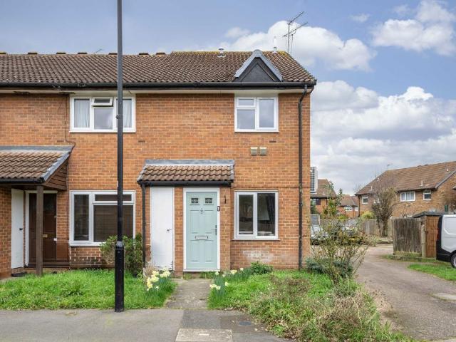 Harvesters Close, Whitton TW7, 1 bed property to rent, £1,550 pcm | PrimeLocation