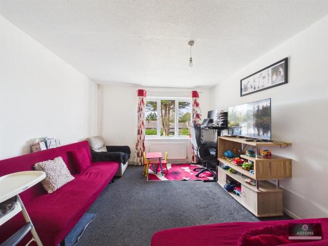 Harvey Close, Broadfield