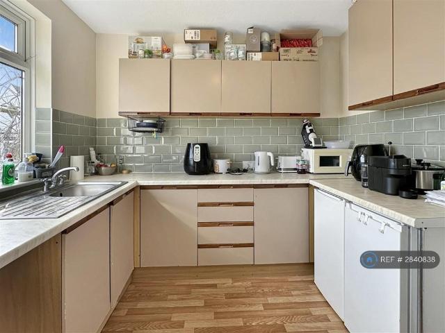 Harvey Goodwin Avenue, Cambridge, CB4 3 bed flat to rent £1,795 pcm £414 pw