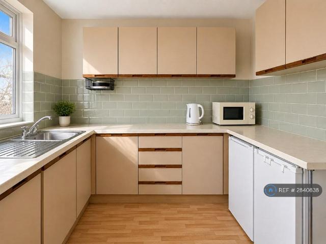 Harvey Goodwin Avenue, Cambridge, CB4 3 bed flat to rent £1,795 pcm £414 pw