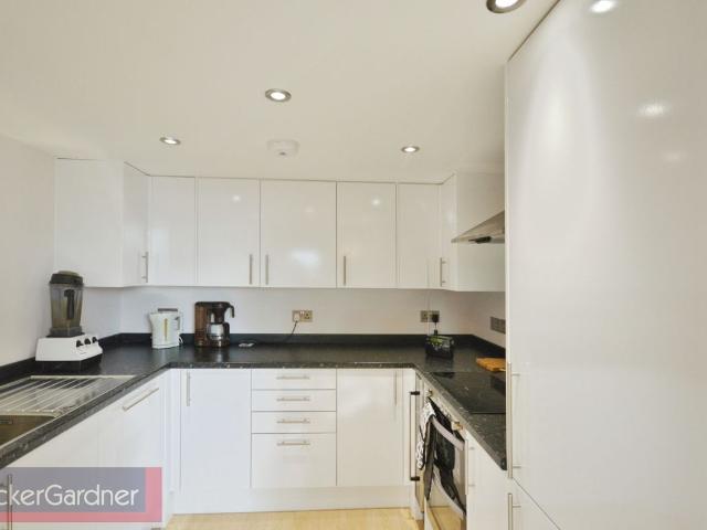 Harvey Goodwin Gardens, Cambridge CB4, 1 bed flat to rent, £1,250 pcm | PrimeLocation