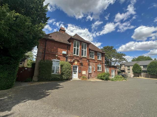Harvey Goodwin Gardens, Cambridge CB4 Studio to rent £1,050 pcm £242 pw