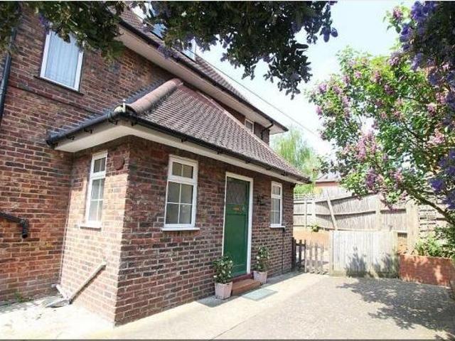 Harvey Gardens, Canary Wharf SE7, 2 bed maisonette to rent, £1,900 pcm | PrimeLocation