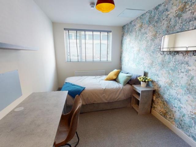 Harvey House 5 bed house share to rent £2,100 pcm £485 pw