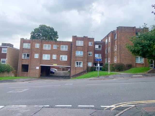 Harvey Lodge, Guildford GU1 1 bed apartment to rent £1,475 pcm £340 pw