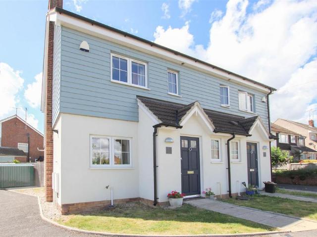 Harvey Way, Saffron Walden CB10 3 bed end of terrace house to rent £1,795 pcm £414 pw