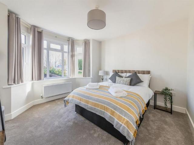 Harwell Road, Sutton Courtenay, OX14 3 bed detached bungalow to rent £4,400 pcm £1,015 pw