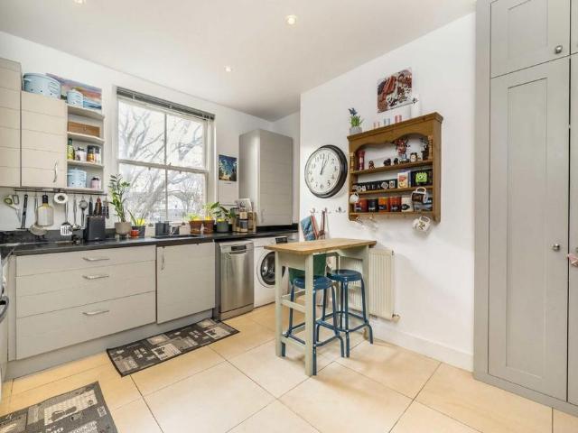 Harwood Road, London SW6 2 bed maisonette to rent £3,500 pcm £808 pw