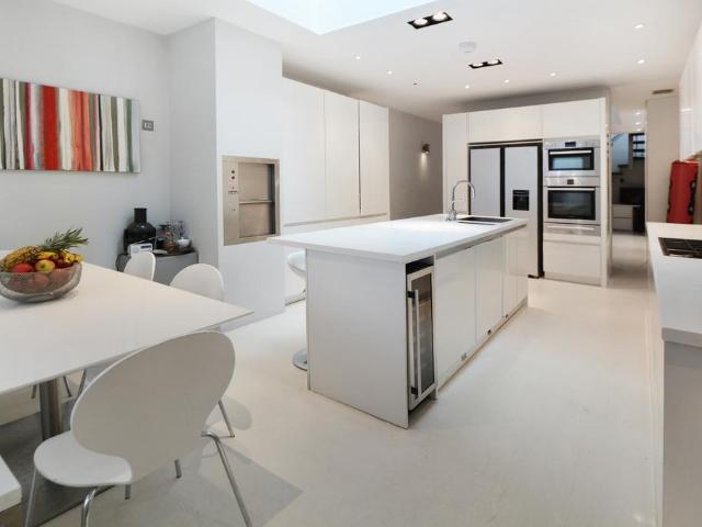 Harwood Terrace, London, SW6 5 bed semi detached house to rent £8,600 pcm £1,985 pw