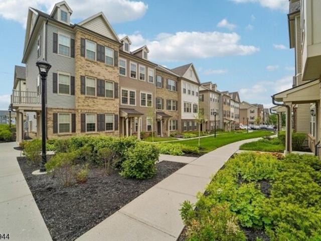 Haralson Ct, Livingston, Condo For Sale