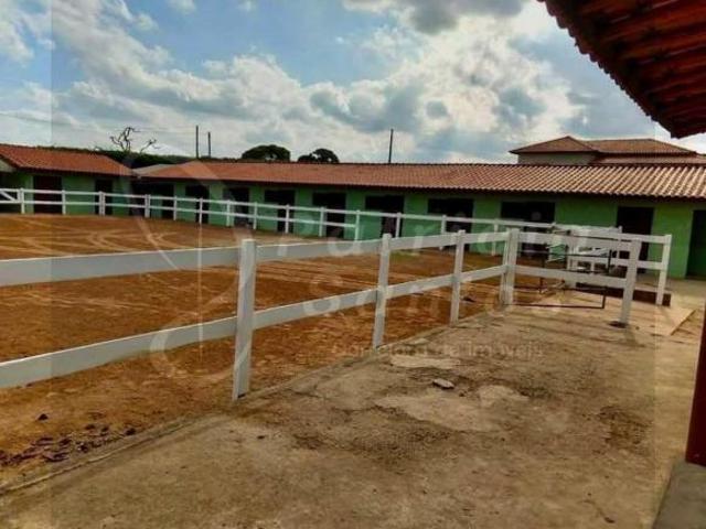 Haras à Venda em Bragança Paulista Bairro da Usina: 2 Quartos, 1 Suíte, 1 Sala, 2 Banheiros, 24.00