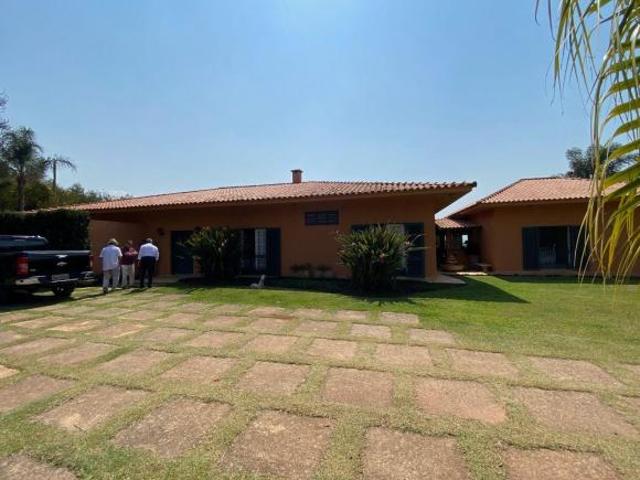 Haras com 5 suítes, piscina, 24.200 m², casa para hóspede, para caseiro, 8 baías, 3 piquetes grandes