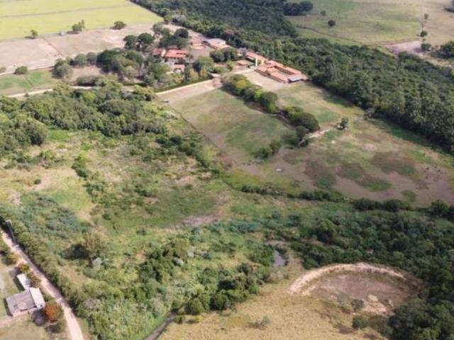 Haras de 5.5 alqueires à venda na região de Porto Feliz SP. Casa sede com 3 suítes, sala 2 ambientes