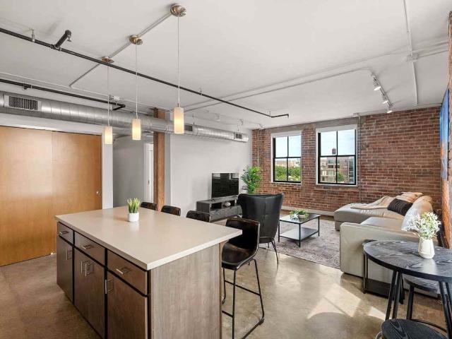 Harbach Lofts 1 Bedroom Apartment for Rent at 300 Sw 5th St, Des Moines, IA 50309 Downtown Des Moines
