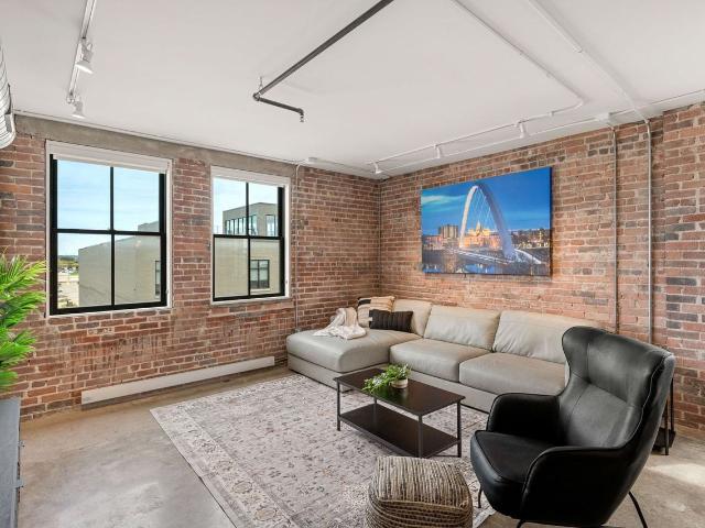 Harbach Lofts 2 Bedroom Apartment for Rent at 300 Sw 5th St, Des Moines, IA 50309 Downtown Des Moines