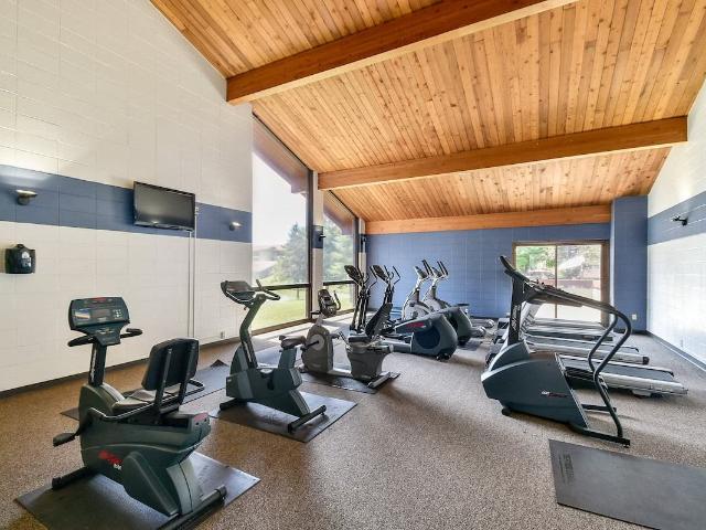 Harbor Pointe Apartments 2 Bedroom Apartment for Rent at 9200 N 75th St, Milwaukee, WI 53223 Northridge Lakes
