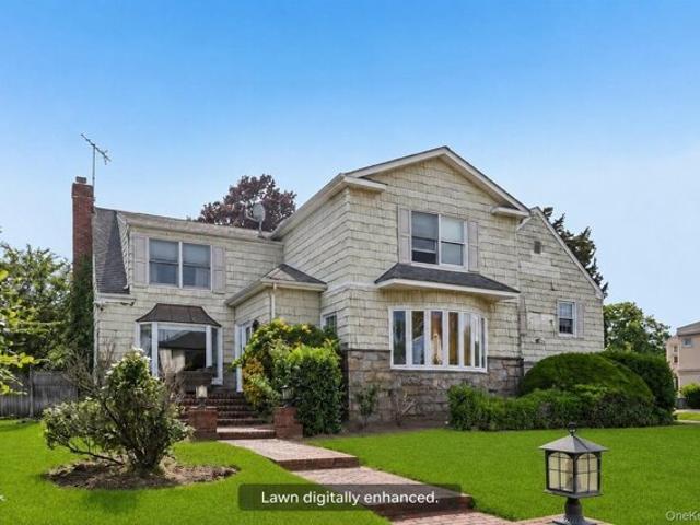 Harbor Rd, Hewlett Harbor, Home For Sale