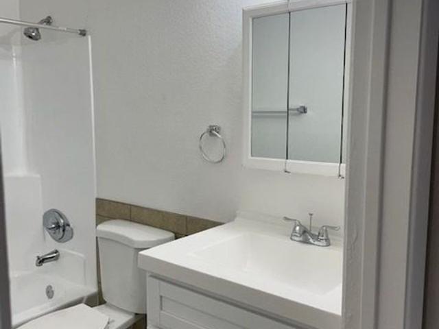 Harbor View 1 Bedroom Apartment for Rent at 3816 E Mcdowell Rd, Phoenix, AZ 85008 Papago Vista