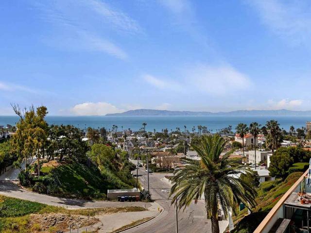 Harbor View Villas 2 Bedroom Apartment for Rent at 333 North Kalorama Street, Ventura, CA 93001