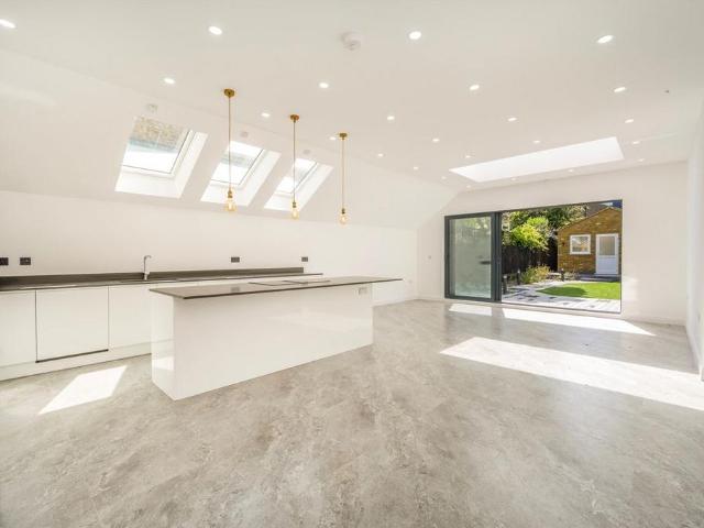 Harbord Street, London SW6 6 bed house to rent £9,500 pcm £2,192 pw