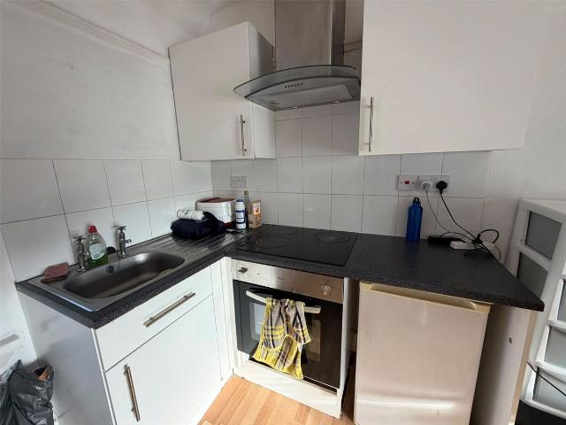 Harborne Lane, Birmingham B17, Studio to rent, £750 pcm | PrimeLocation