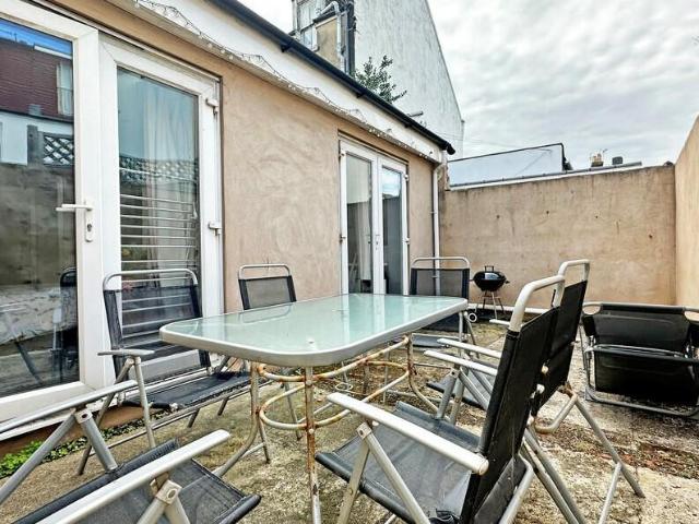 Harbour Mews, Hove 3 bed apartment to rent £1,795 pcm £414 pw
