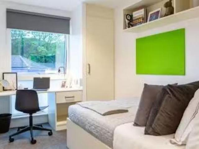 Harbour Court Standard Ensuite