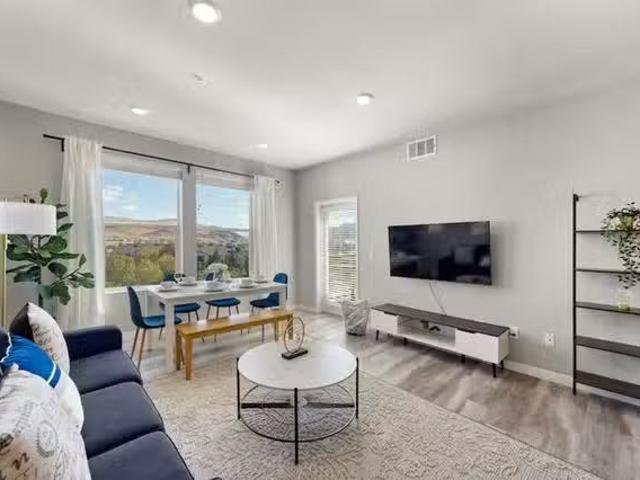 Harbour Cove Drive