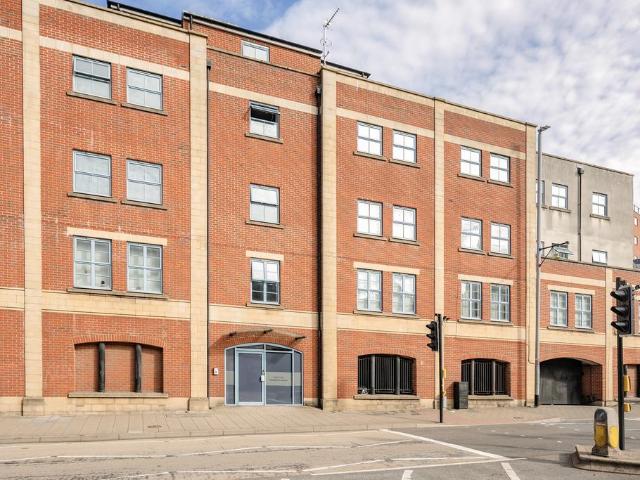 Harbour House, Hotwell Road, Hotwells 1 bed flat to rent £1,395 pcm £322 pw