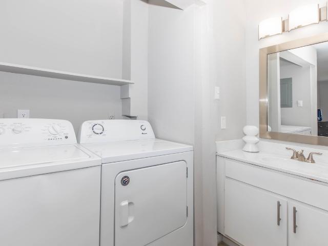 Harbour Point Apartments 3 Bedroom Apartment for Rent at 16460 Galveston Rd, Webster, TX 77598 Webster