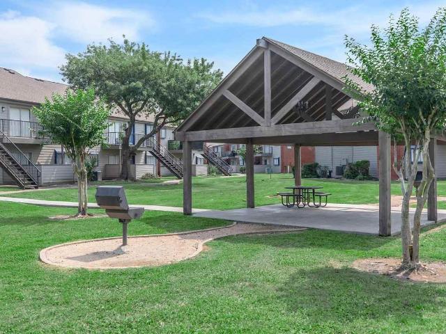Harbour Point 2 Bedroom Apartment for Rent at 16460 Galveston Rd, Webster, TX 77598 Webster